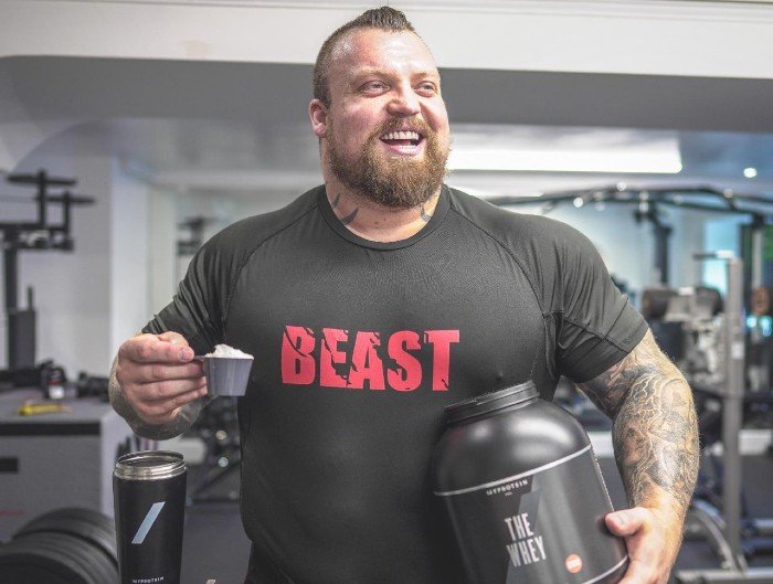 Hoe Eddie Hall elke dag meer dan 12.000 calorieën eet - MYPROTEIN™