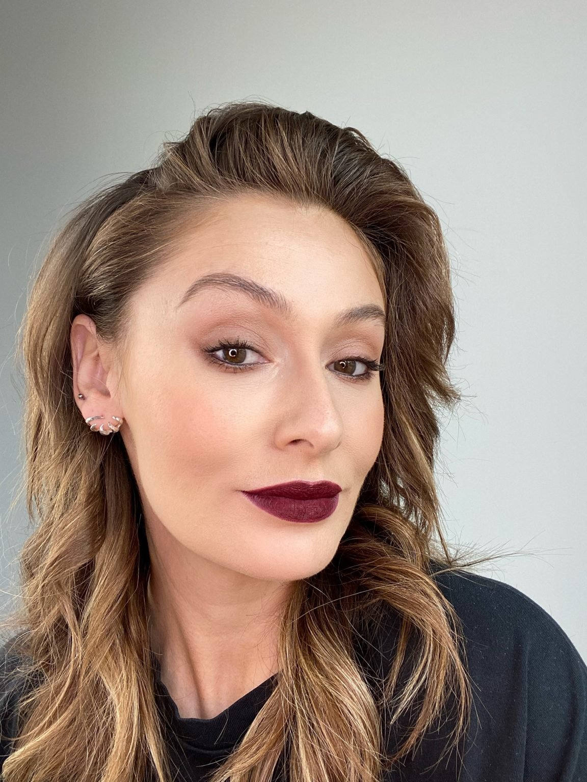 GET THE VAMPY LIP LOOK: DARK RED LIPSTICK - Illamasqua