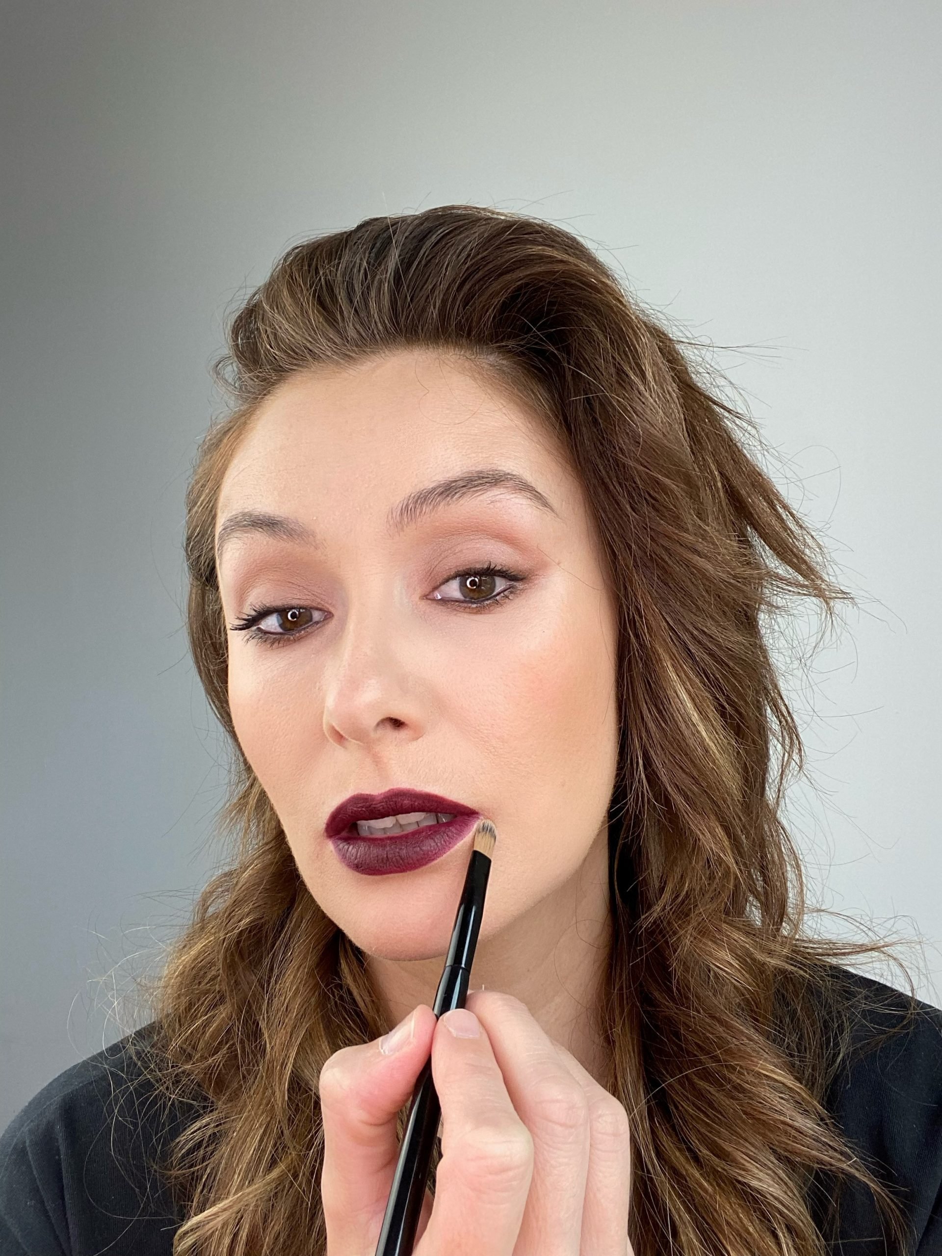 GET THE VAMPY LIP LOOK: DARK RED LIPSTICK - Illamasqua