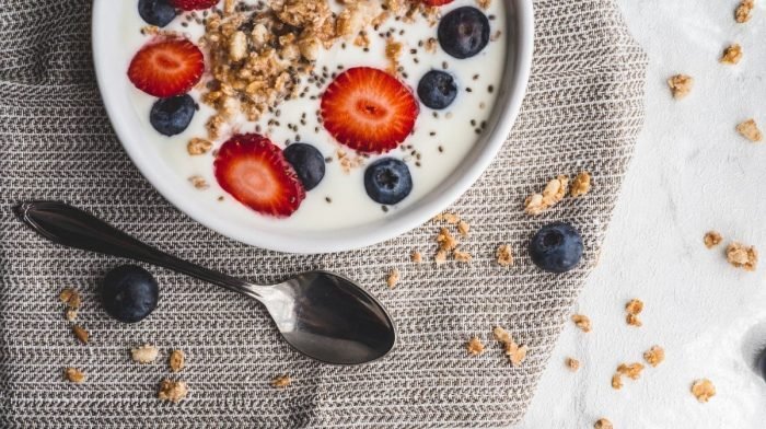 Ruby Chocolate 4-Ingredient Rice Crispy Squares - MYPROTEIN™